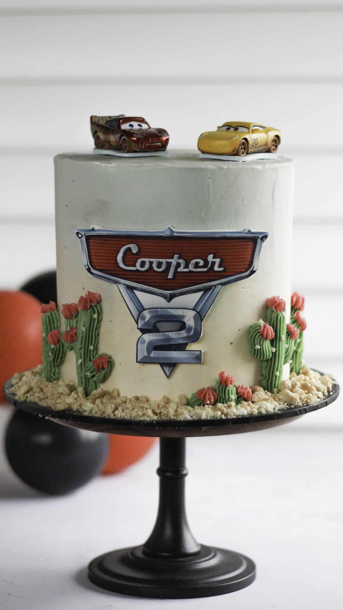 Custom Cakes : The Nifty Baker